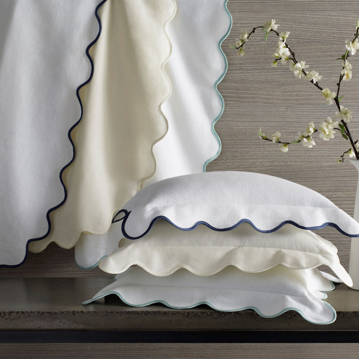Honeycomb Coverlet (Scalloped Border) – Wheaton Whaley Home